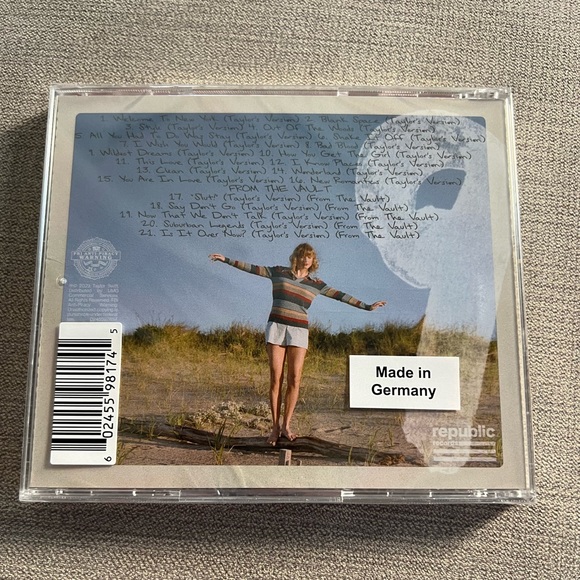 Taylor Swift | Media | 989 Taylors Version Rose Garden Pink Edition ...